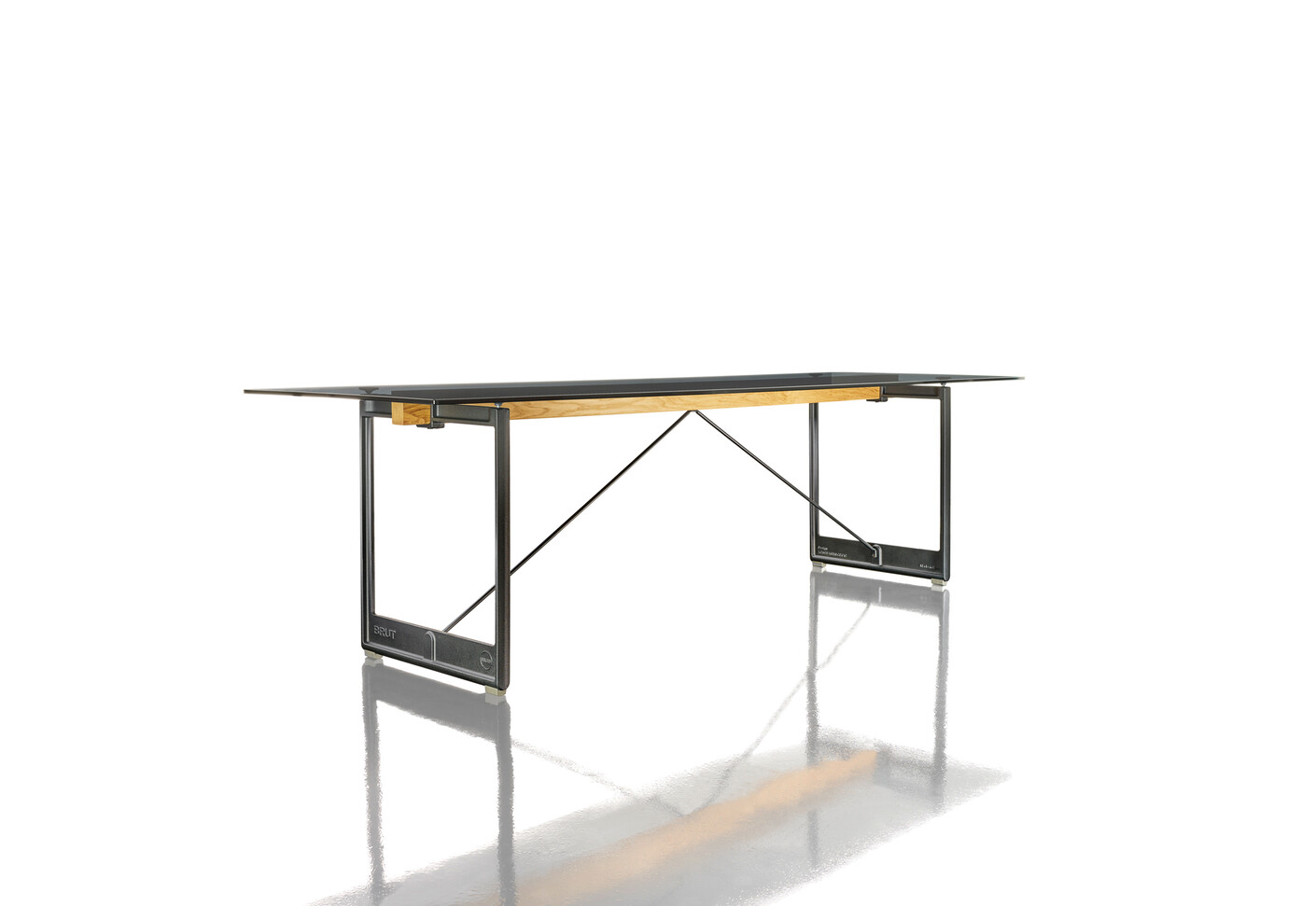 BRUT rectangular table by Magis | STYLEPARK
