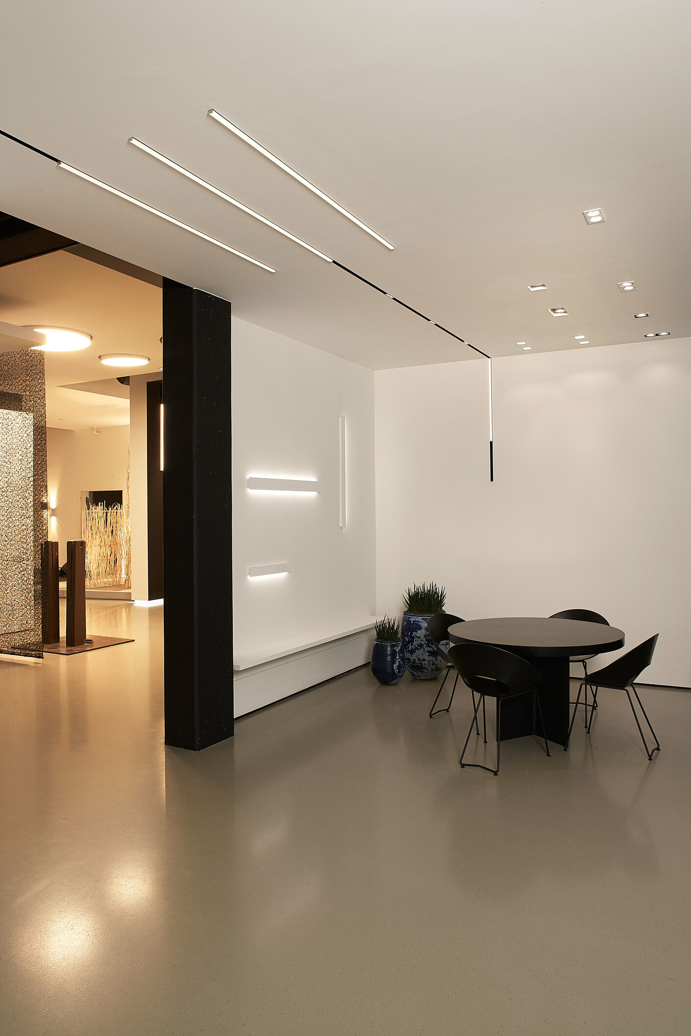 SPLITLINE 29 by Delta Light | STYLEPARK