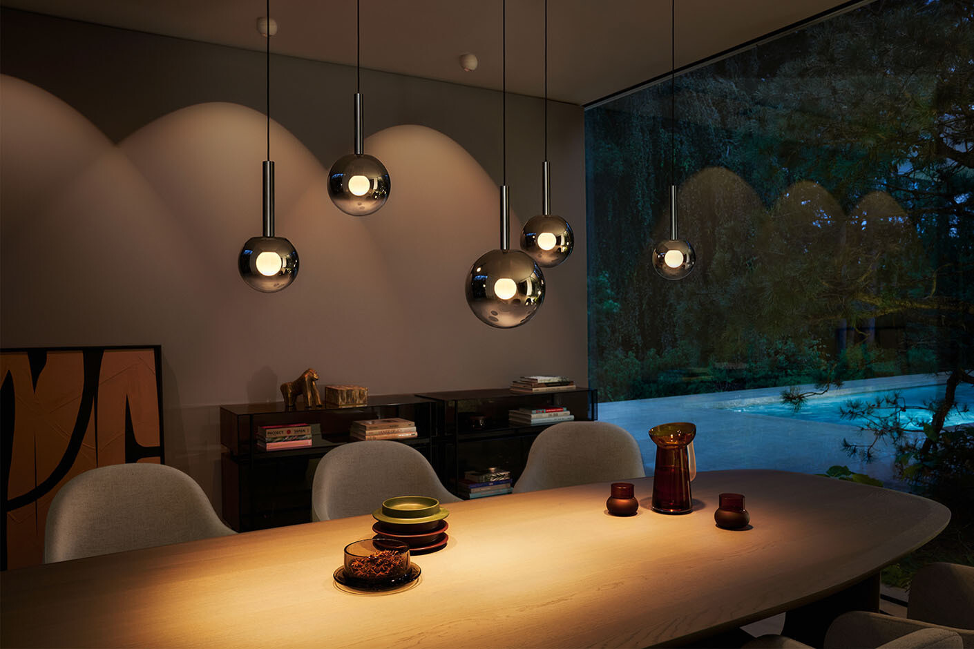 Pendelleuchte "Luna sospeso" von Occhio optimiert den Raum | STYLEPARK