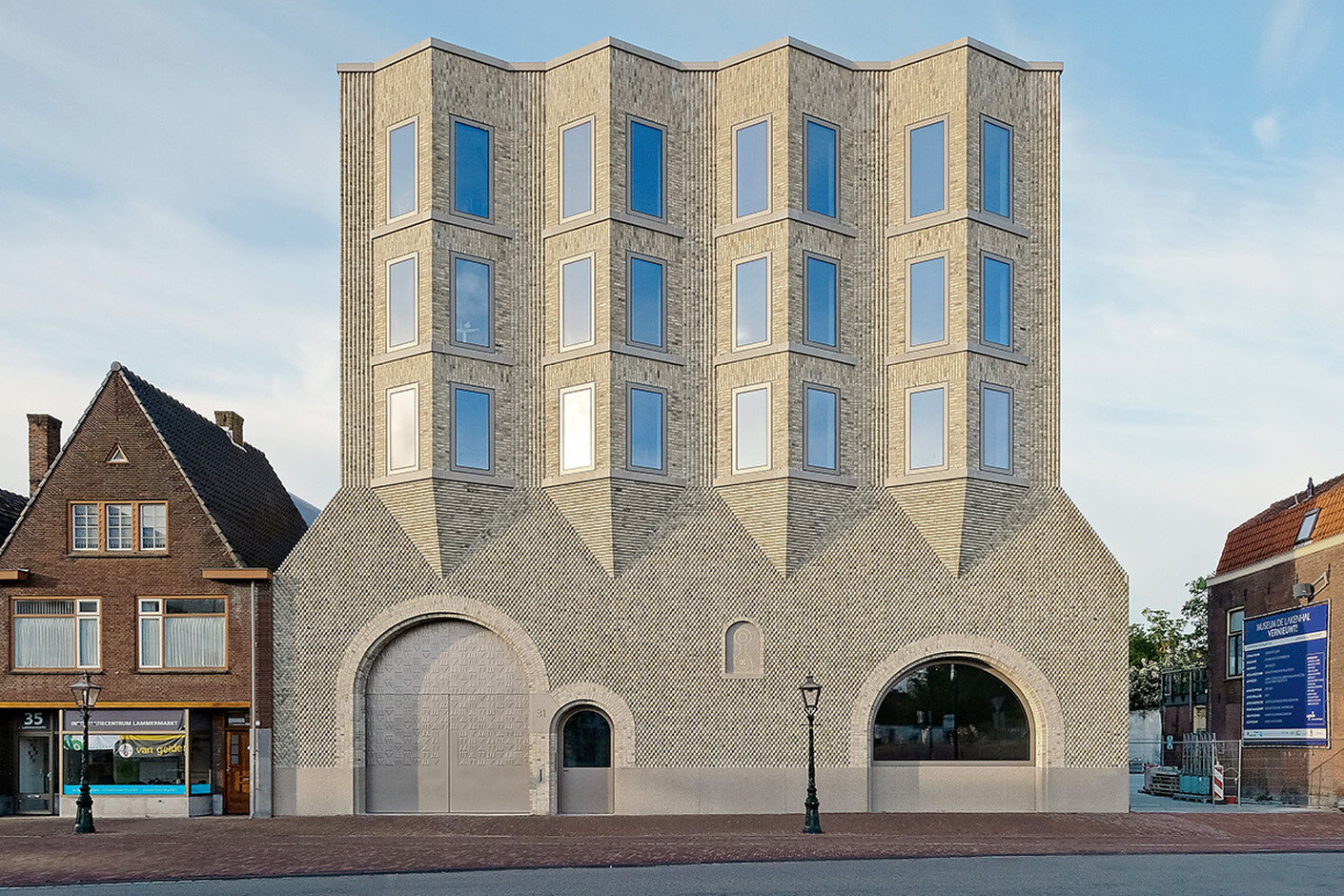 Bricks by Petersen Tegl: Extension of the Museum De Lakenhal | STYLEPARK