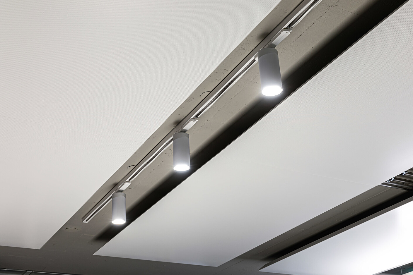 LED Tracklight by ADO Lights | STYLEPARK