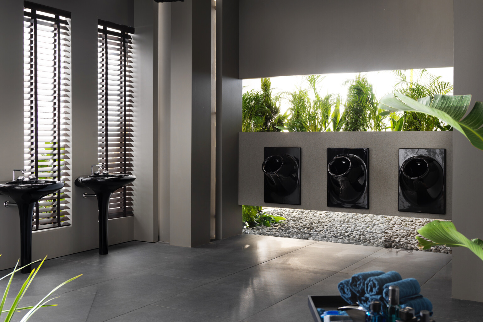 Istanbul washbasin with integrated pedestal by VitrA Bathroom | STYLEPARK