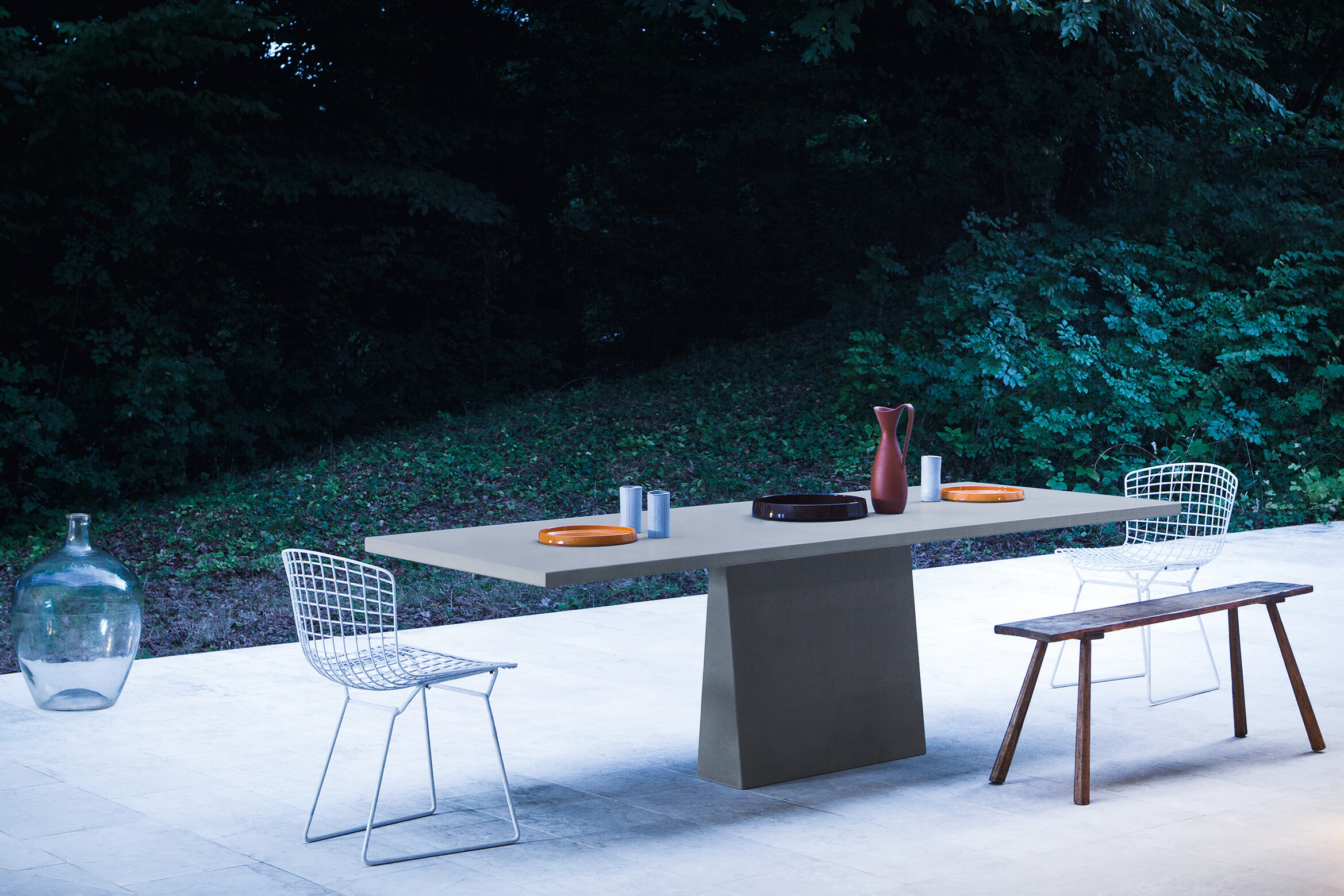 Incas column table by AGAPECASA | STYLEPARK