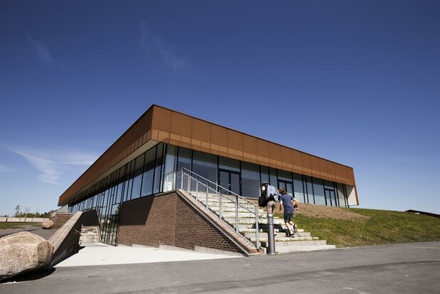Sun screens of expanded metal in Corten, Sports hall in Ringsted Campus ...