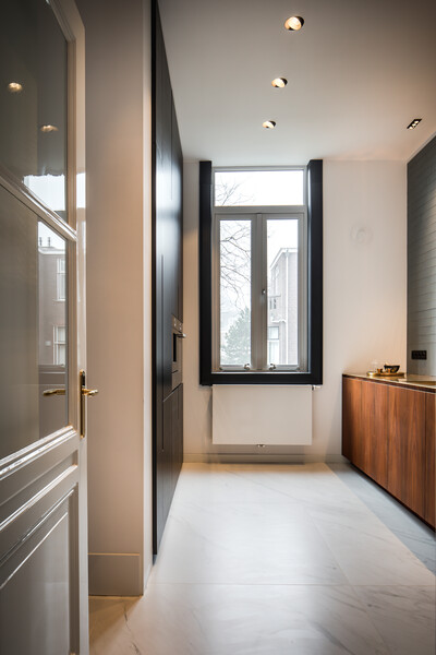 Luminaires by Modular Lighting Instruments stage a elegant home | STYLEPARK