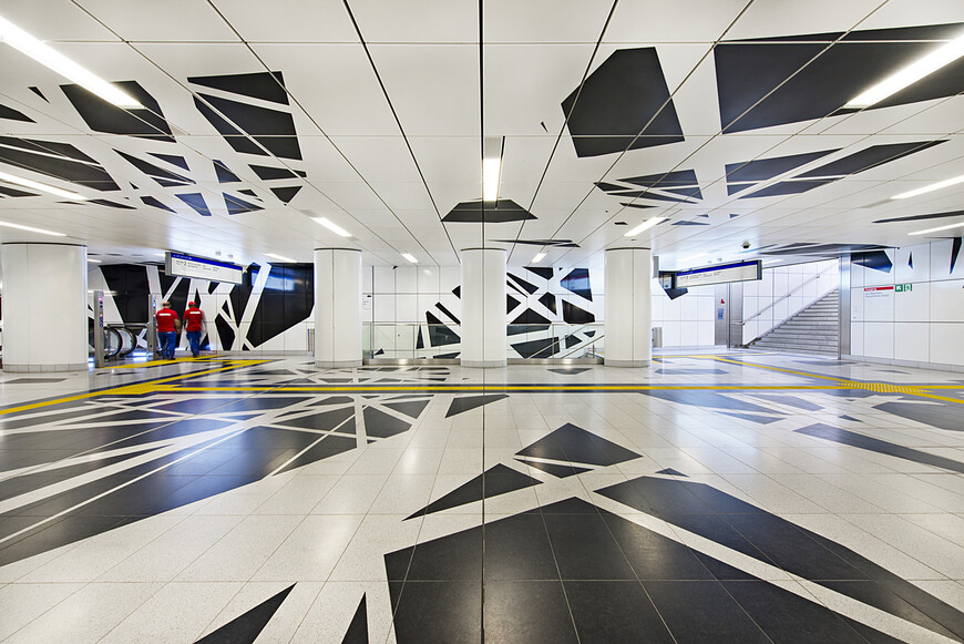 Ceiling systems from Lindner in the subway stations in Dusseldorf ...