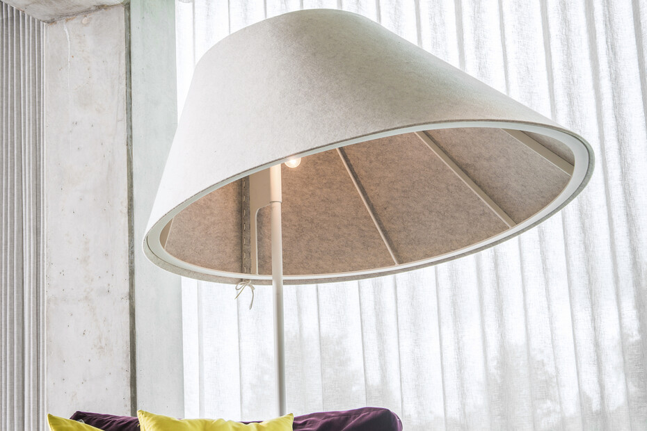 BuzziShade Standing by BuzziSpace | STYLEPARK