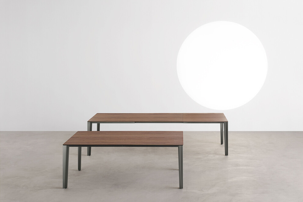 Skin table by Desalto | STYLEPARK