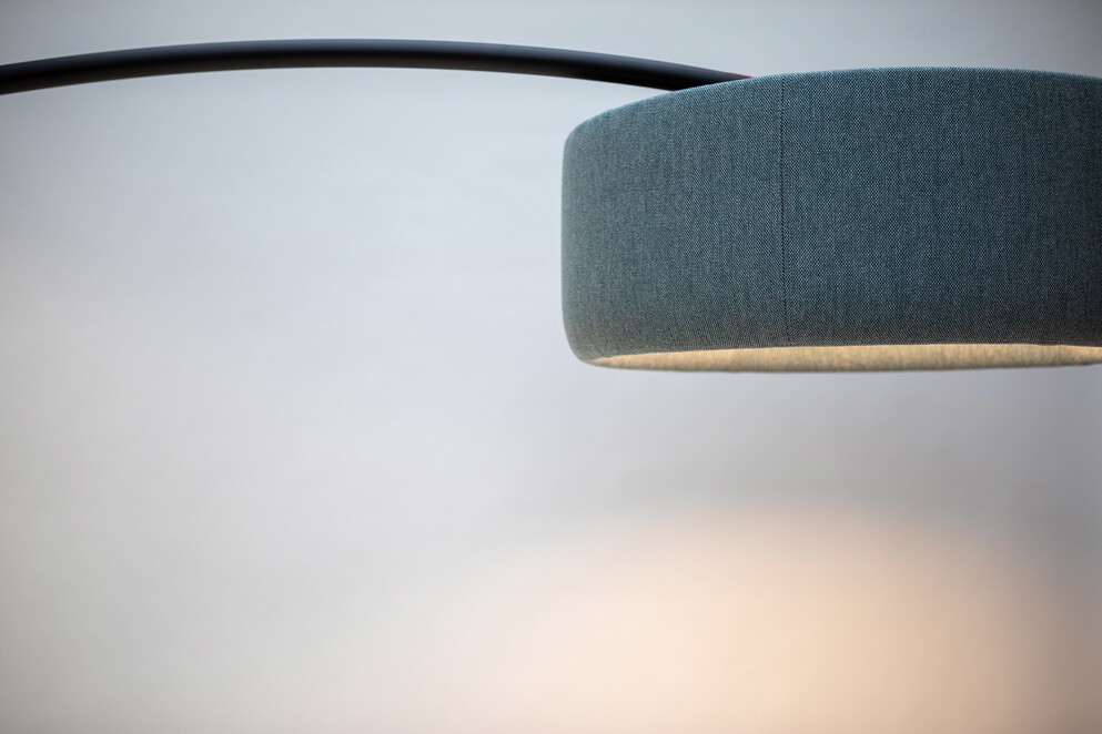 BuzziJet Standing by BuzziSpace | STYLEPARK