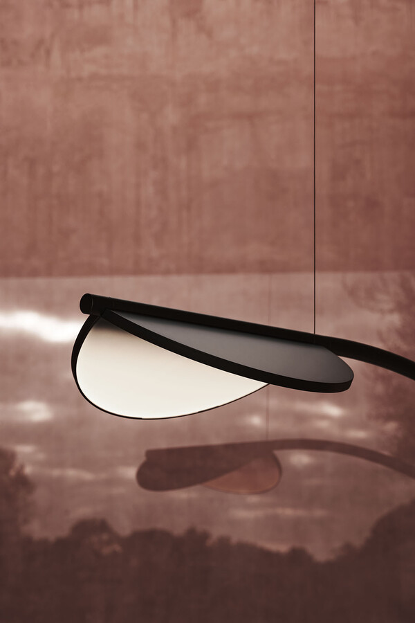 Flos: "Almendra" pendant lamp by Patricia Urquiola | STYLEPARK