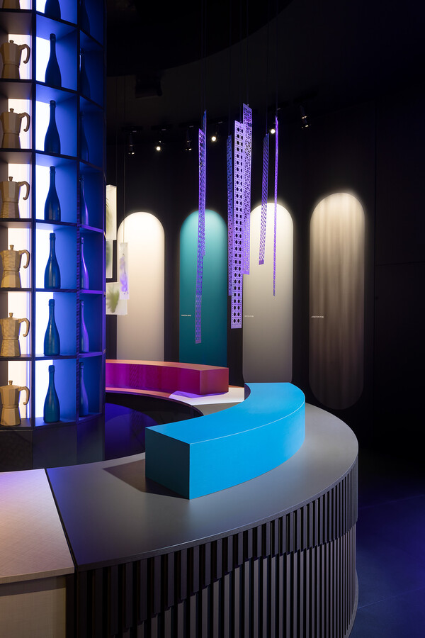 Cleaf: "Like a bar" installation shows diversity of the products | STYLEPARK