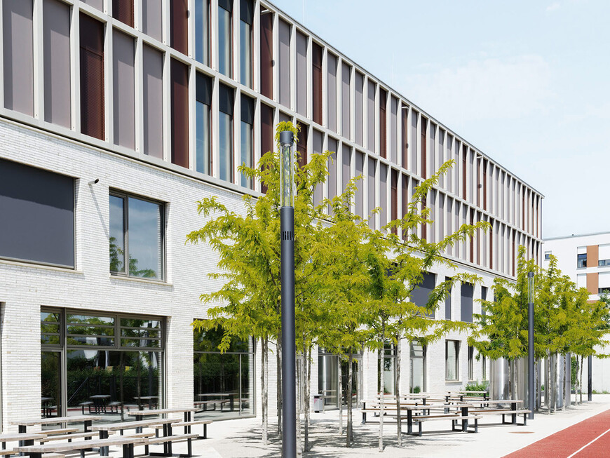 Rieder: Schulen am SteinPark Freising equipped with "formparts" | STYLEPARK