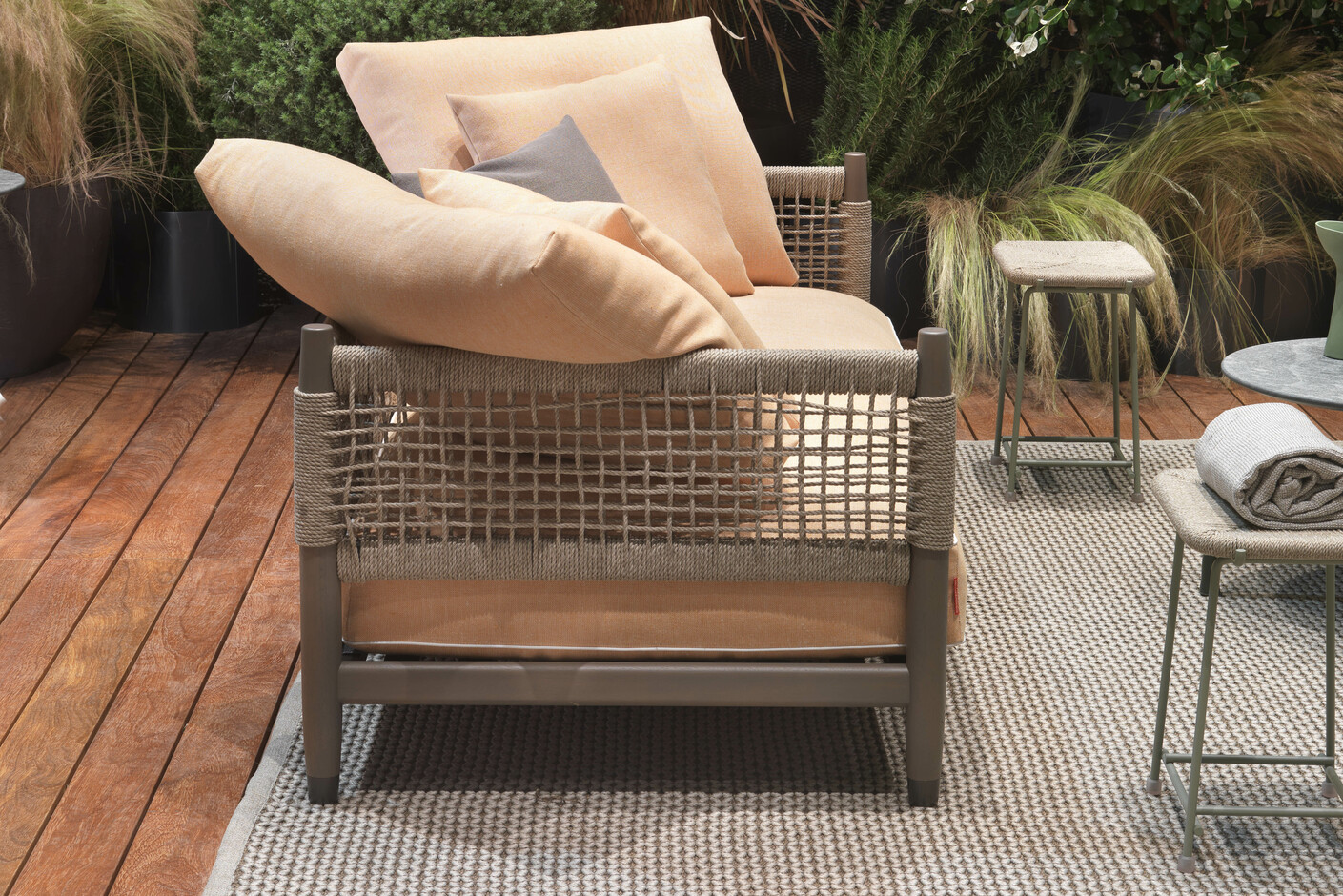 Parker outdoor armchair by Flexform | STYLEPARK