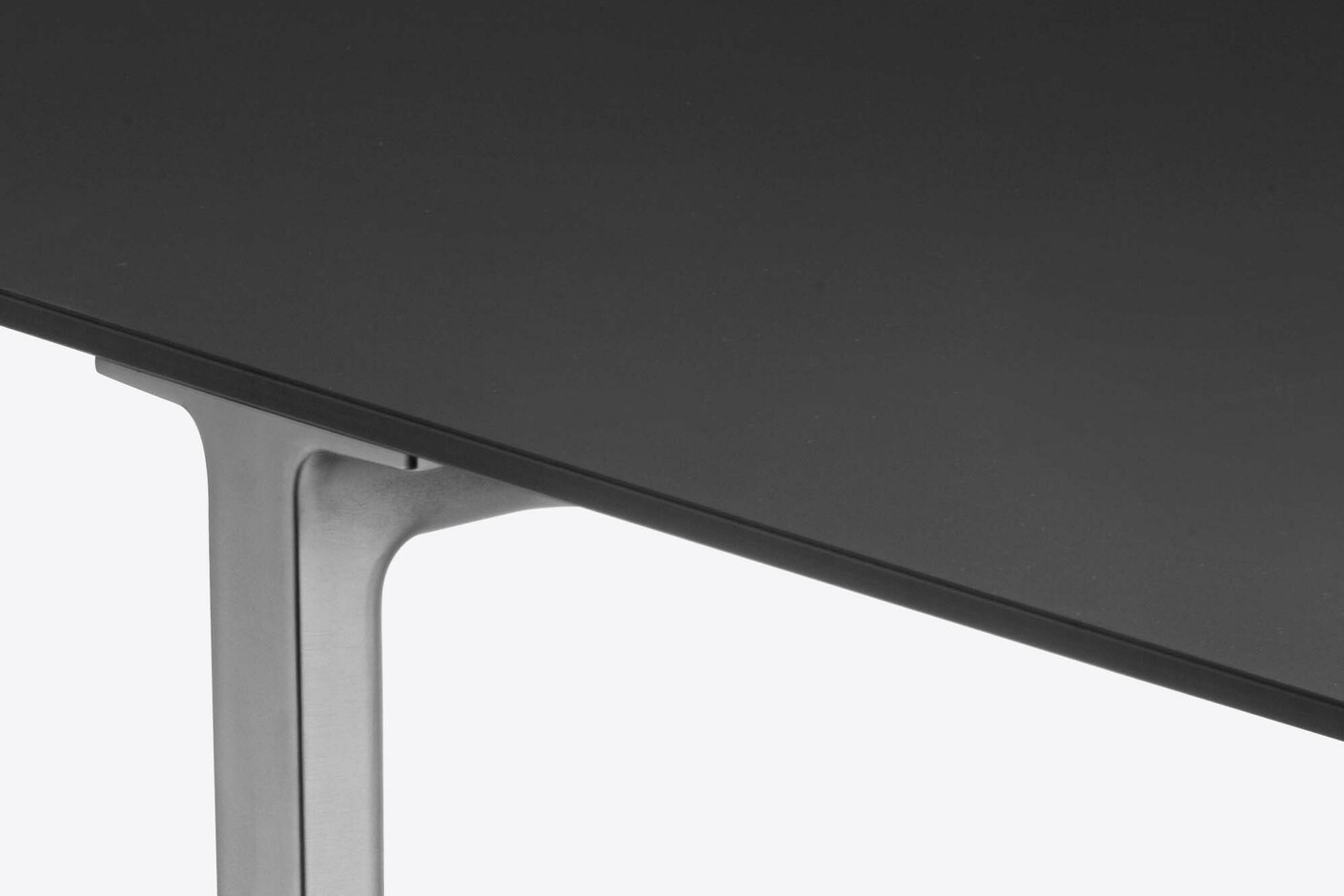 TOA TABLE CC by Pedrali | STYLEPARK