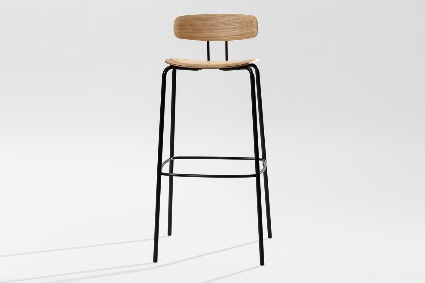 Okito Ply Bar - Wooden seat by Zeitraum | STYLEPARK