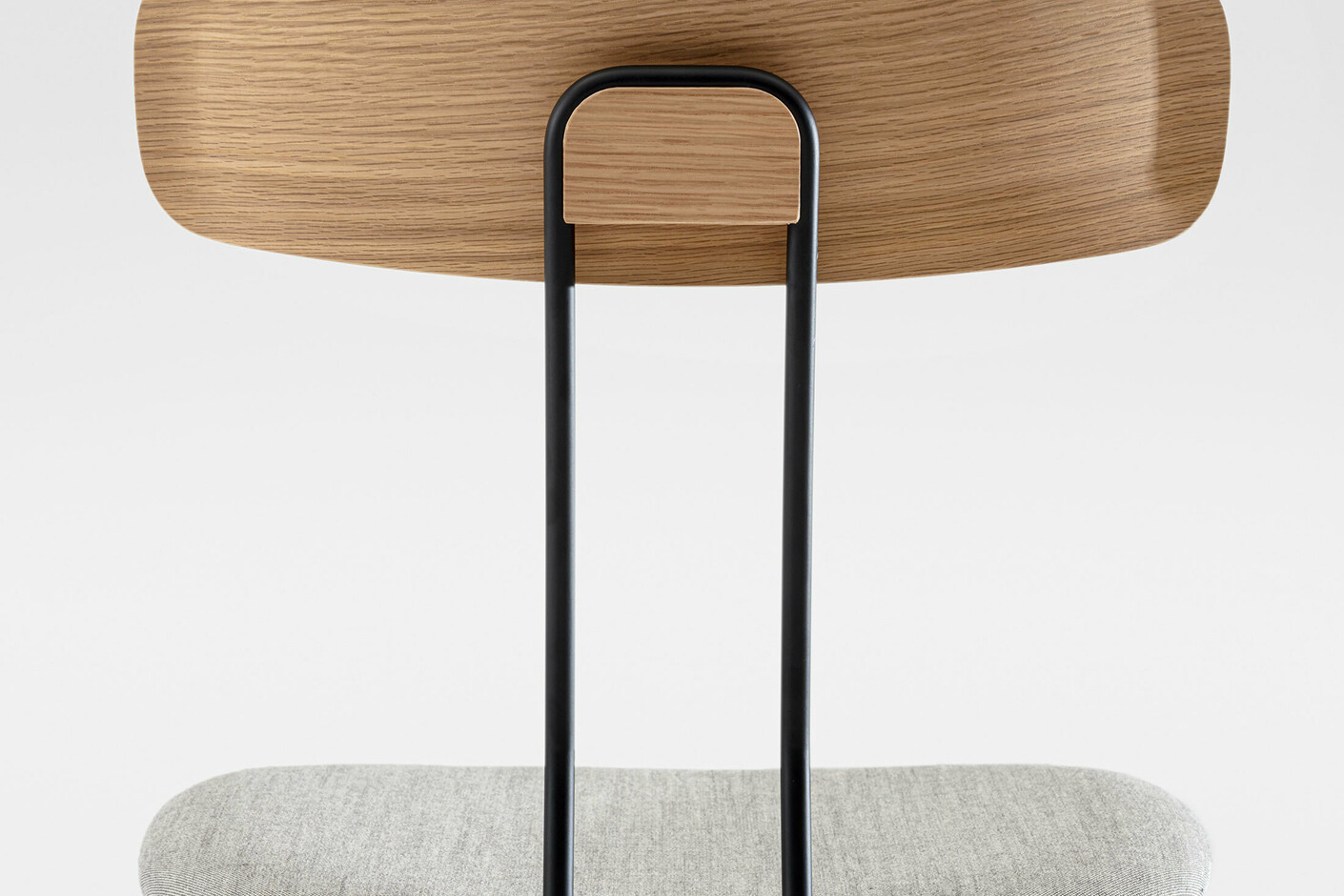 Okito Ply - Upholstered seat by Zeitraum | STYLEPARK