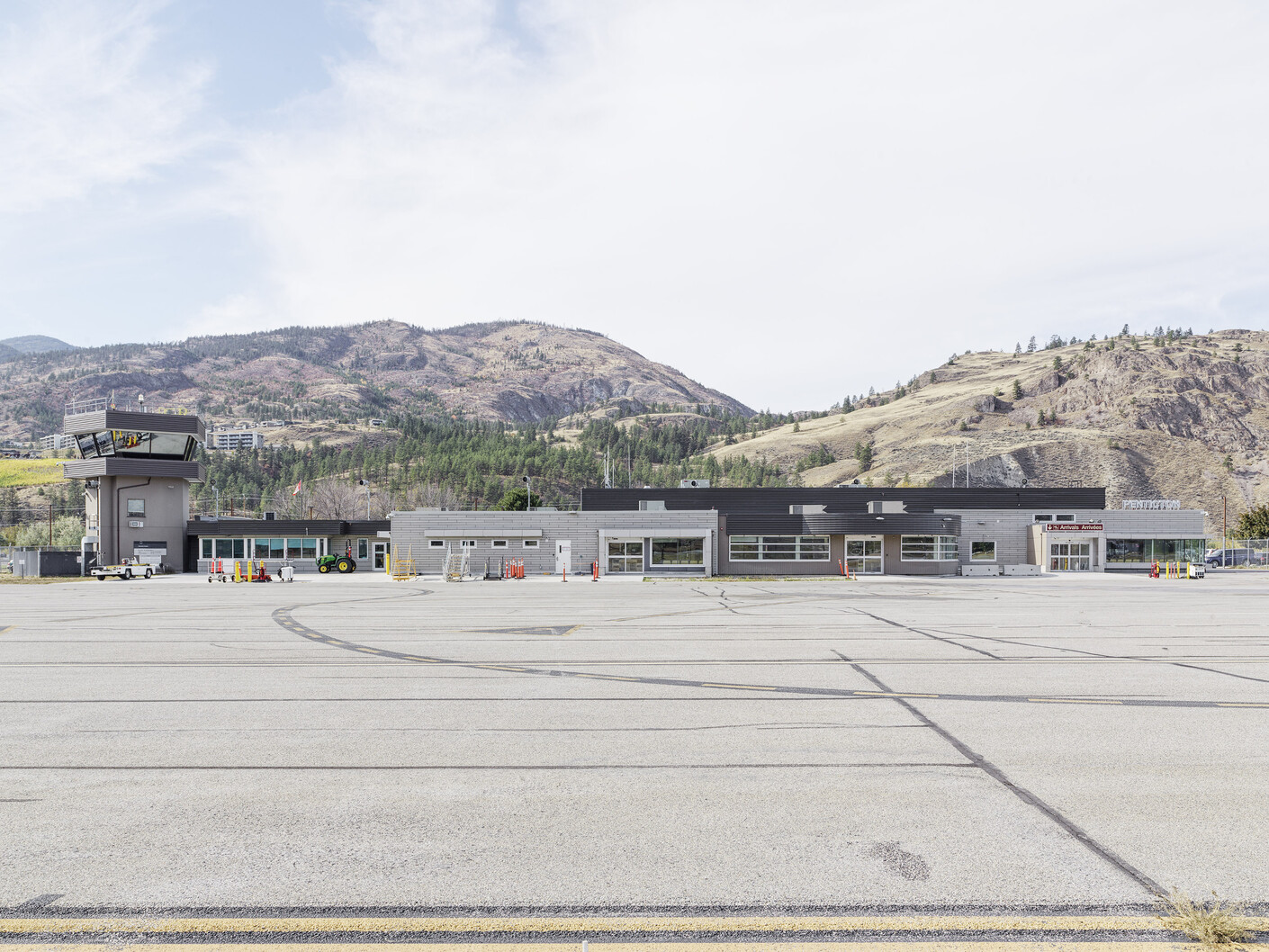 Penticton Airport by Rieder | STYLEPARK