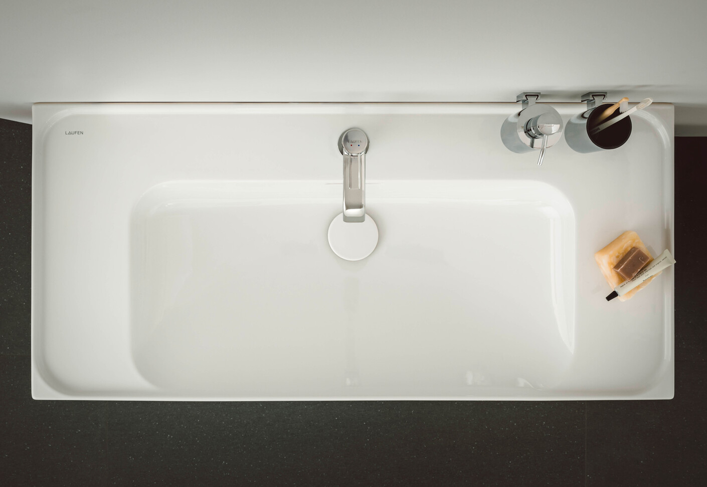 Meda Washbasin, with side shelves by Laufen | STYLEPARK