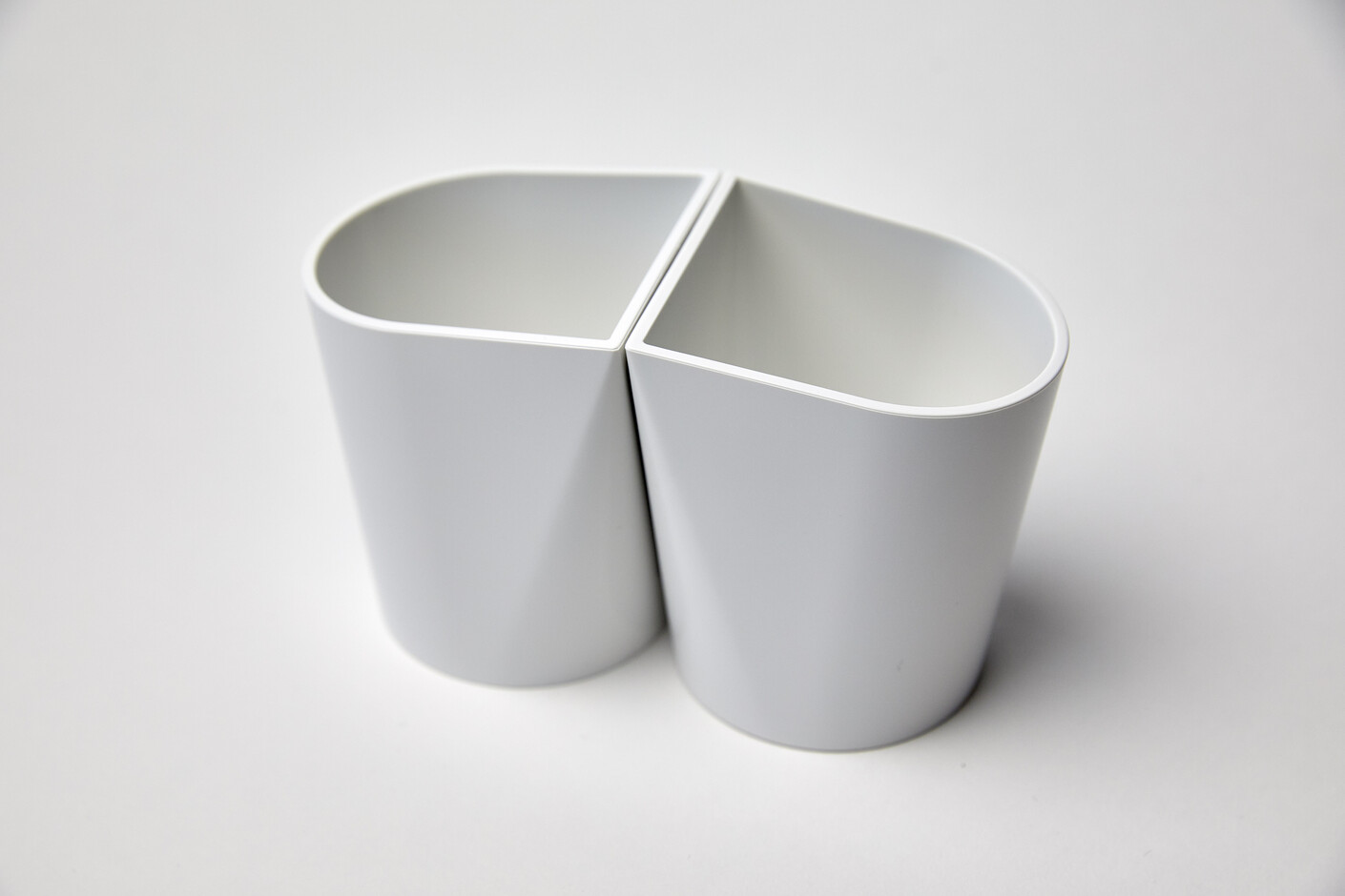 MOVING CUP by Moving Walls | STYLEPARK