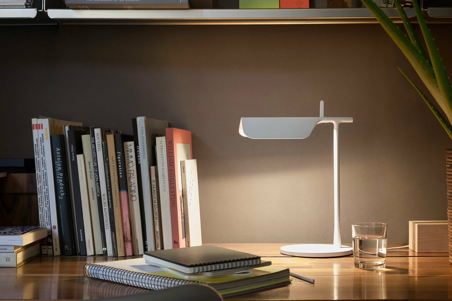 Tab Table von FLOS | STYLEPARK