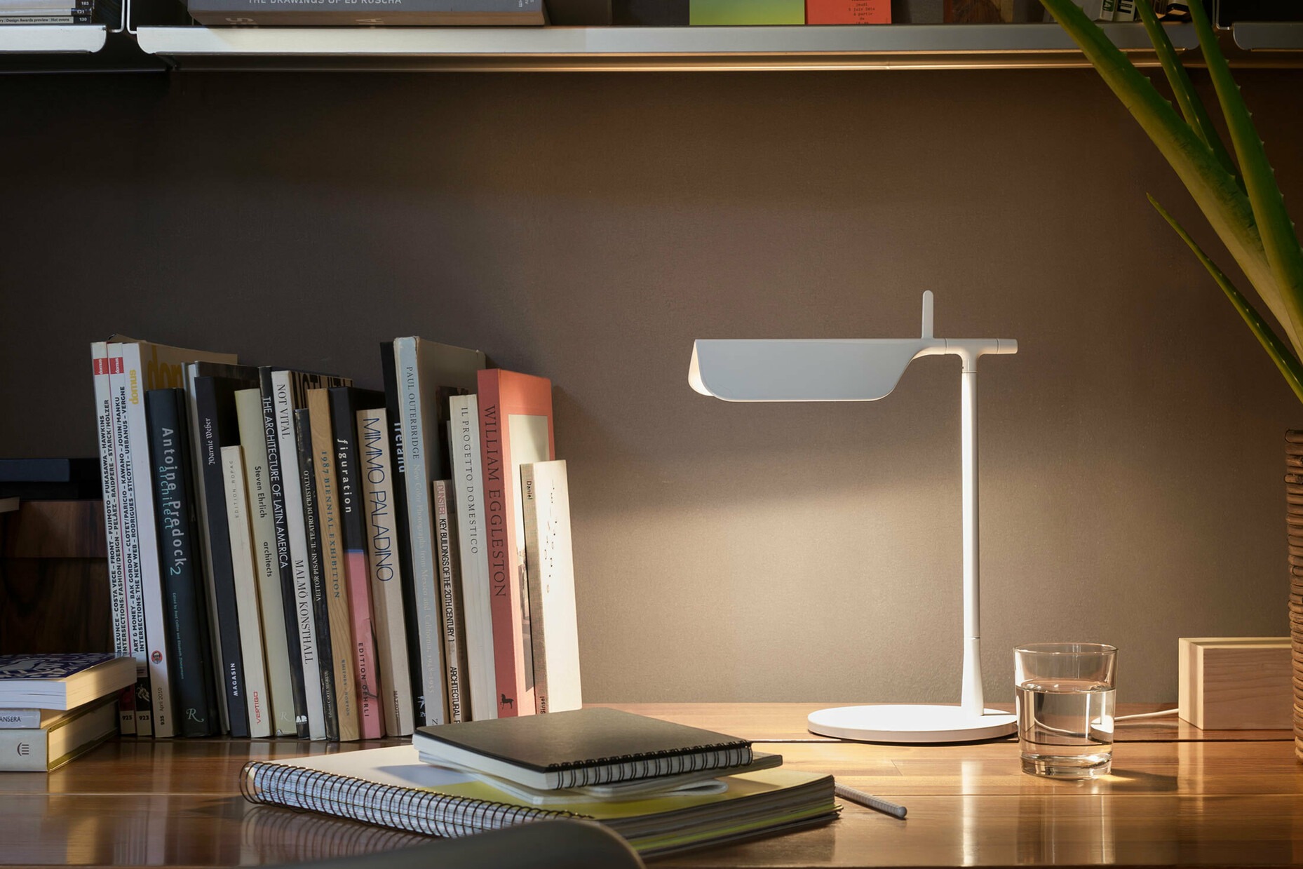 Tab Table von FLOS | STYLEPARK