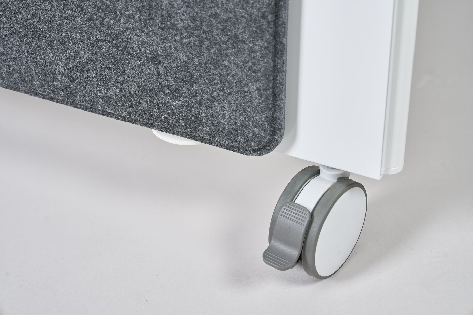 MOVING ACOUSTIC PINBOARD by Moving Walls | STYLEPARK