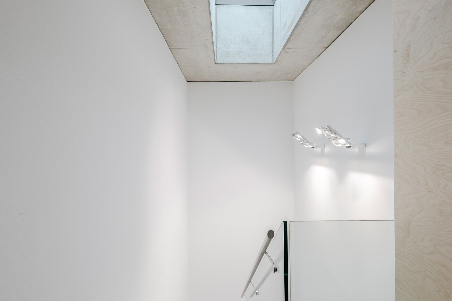 STUDIO QUATTRO WALL / CEILING by Grau | STYLEPARK