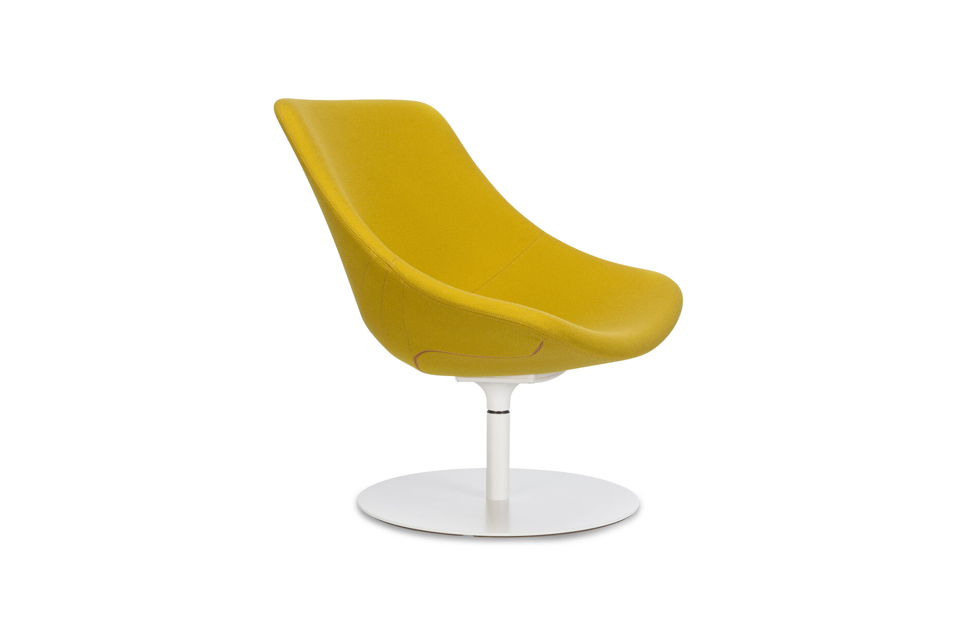 Auki lounge chair with round swivel base by Lapalma | STYLEPARK