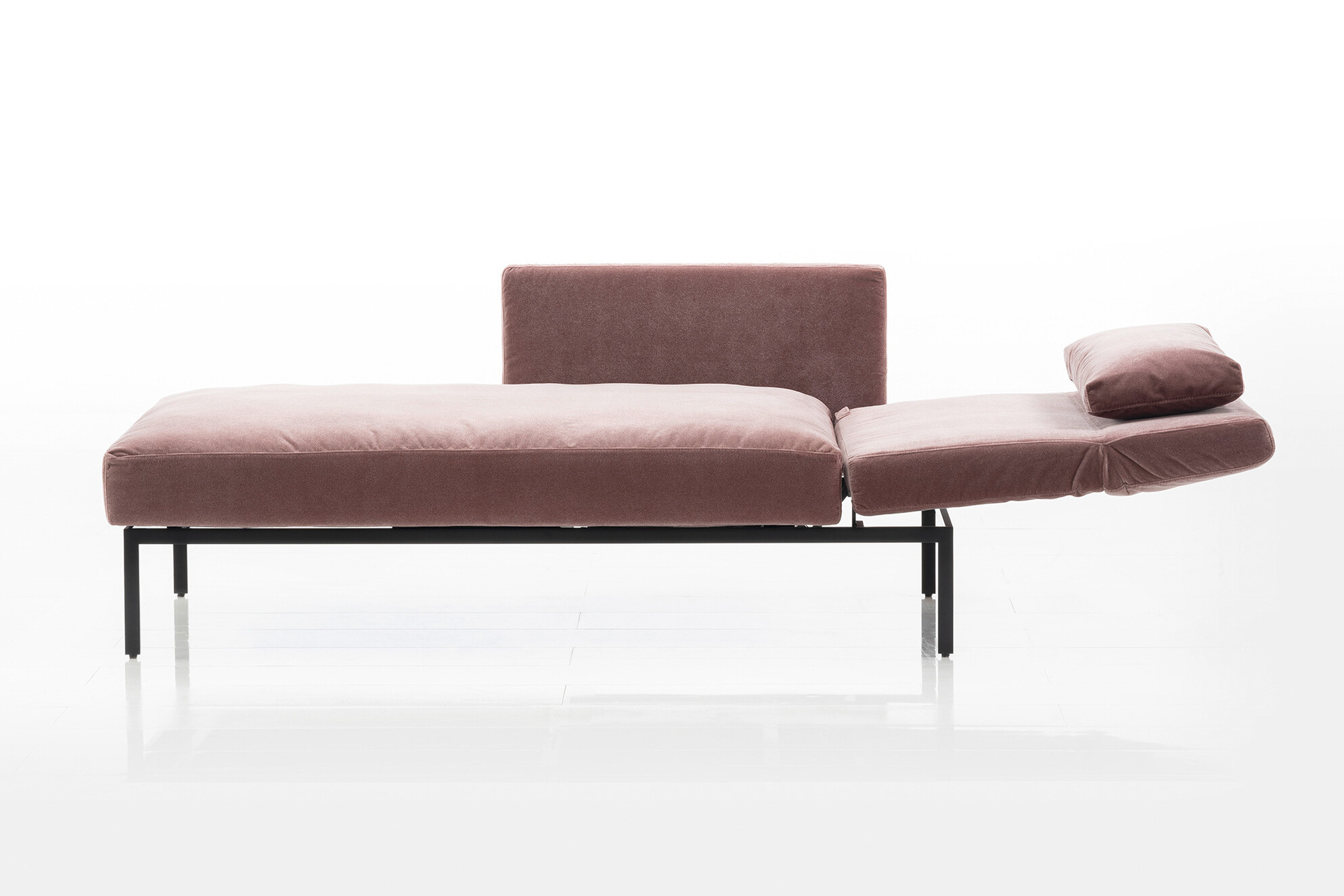 Roro soft daybed by Brühl | STYLEPARK