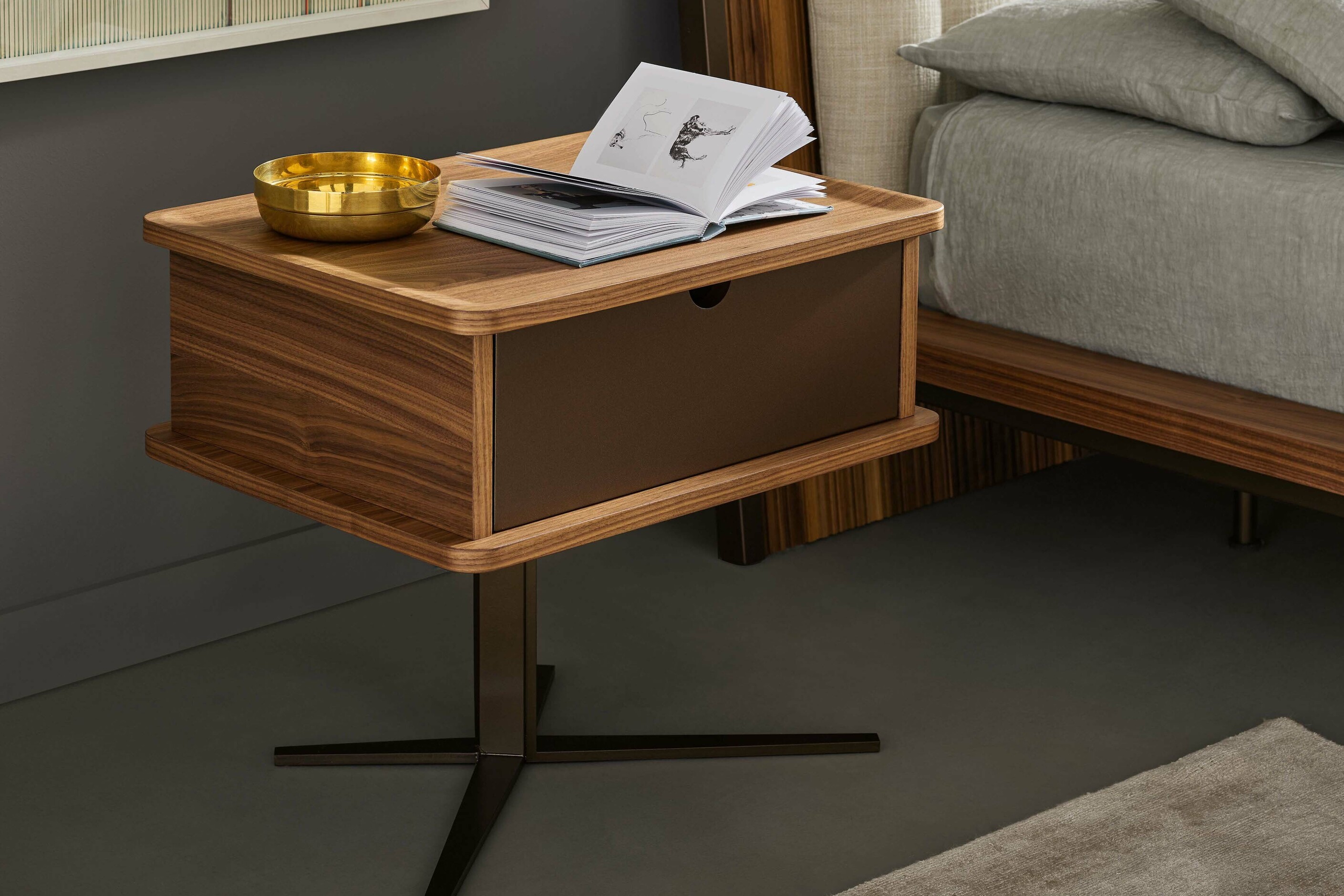 Nelson bedside table by Bonaldo | STYLEPARK