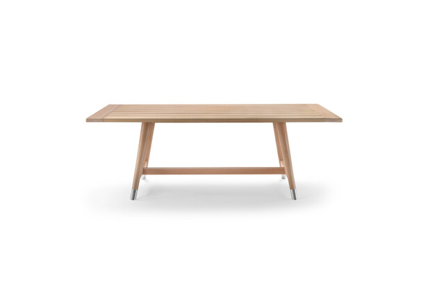 Desco outdoor dining table by Flexform | STYLEPARK
