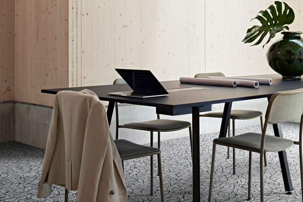 Unspooled Graphite by Interface | STYLEPARK