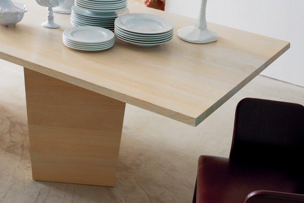 VARAN dining table by [more] | STYLEPARK