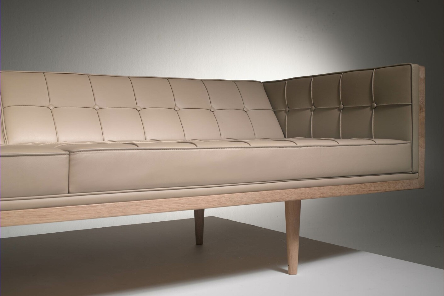 Box Sofa by Autoban | STYLEPARK