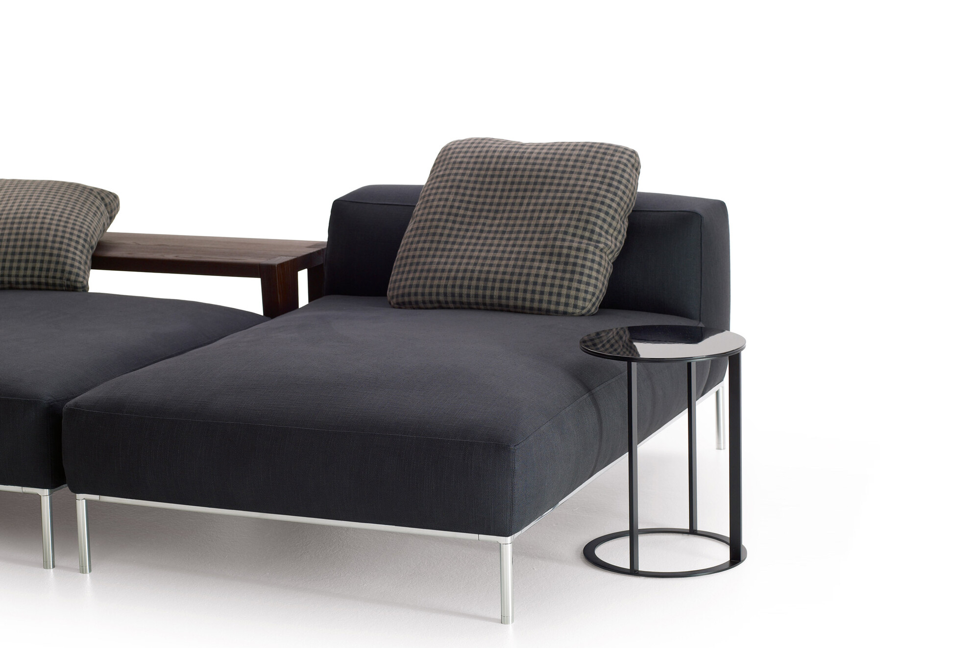 FRANK Side Table by B&B Italia | STYLEPARK