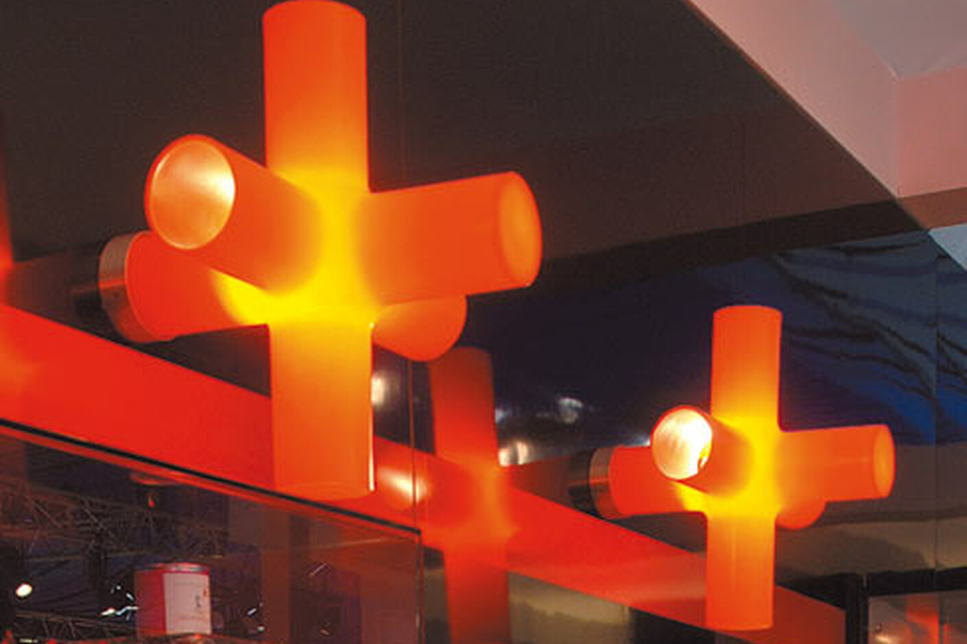 Crosslight Wall by Dark | STYLEPARK