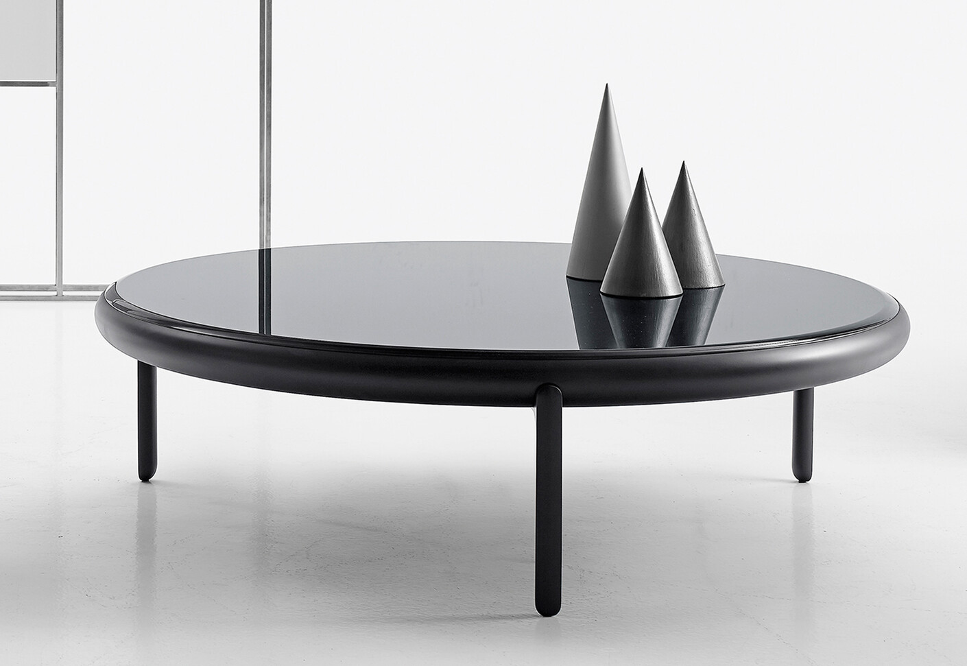Maru coffee table by B&B Italia | STYLEPARK