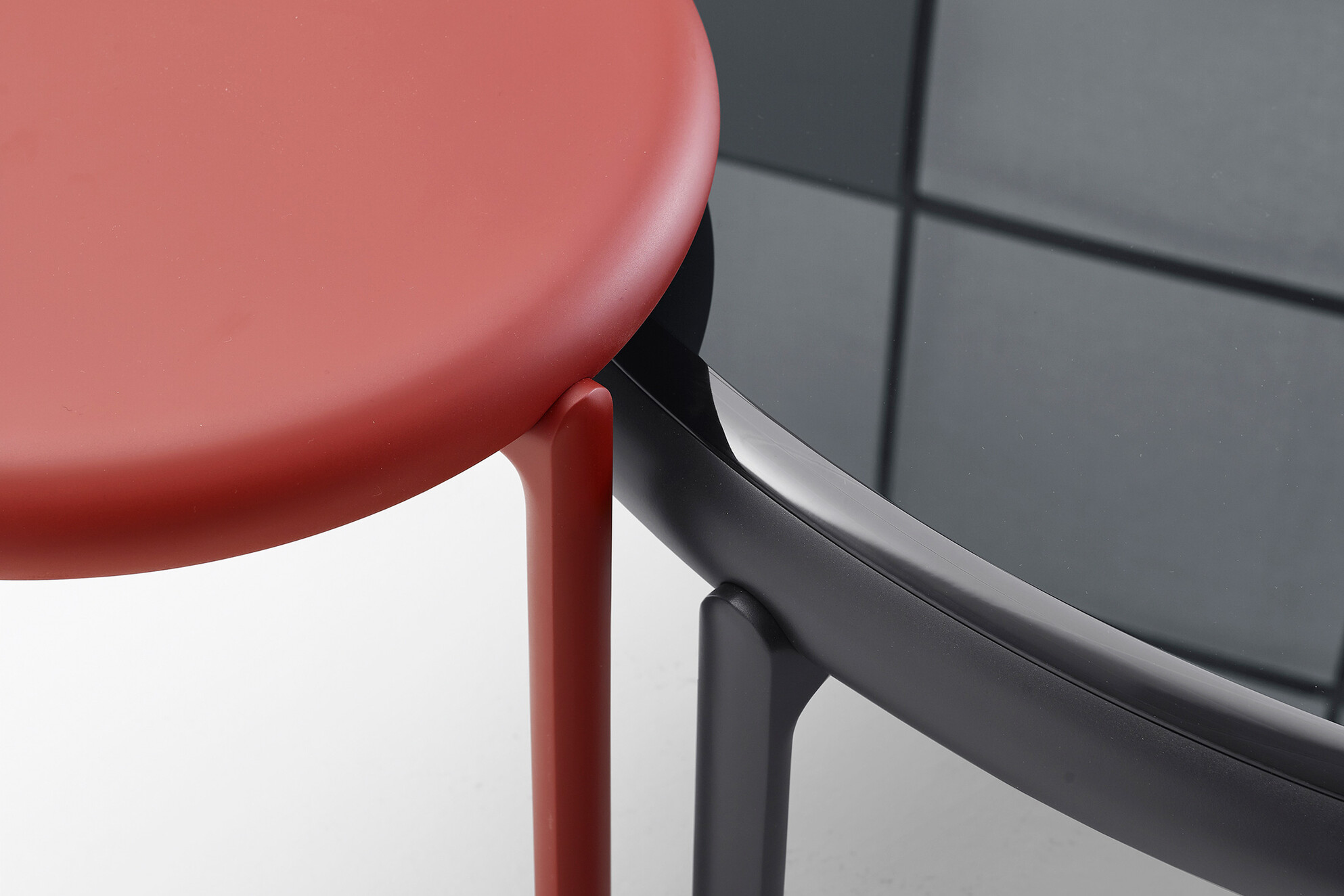 Maru side table by B&B Italia | STYLEPARK