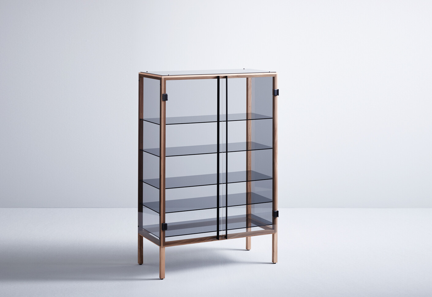Shade showcase cabinet by Böwer | STYLEPARK