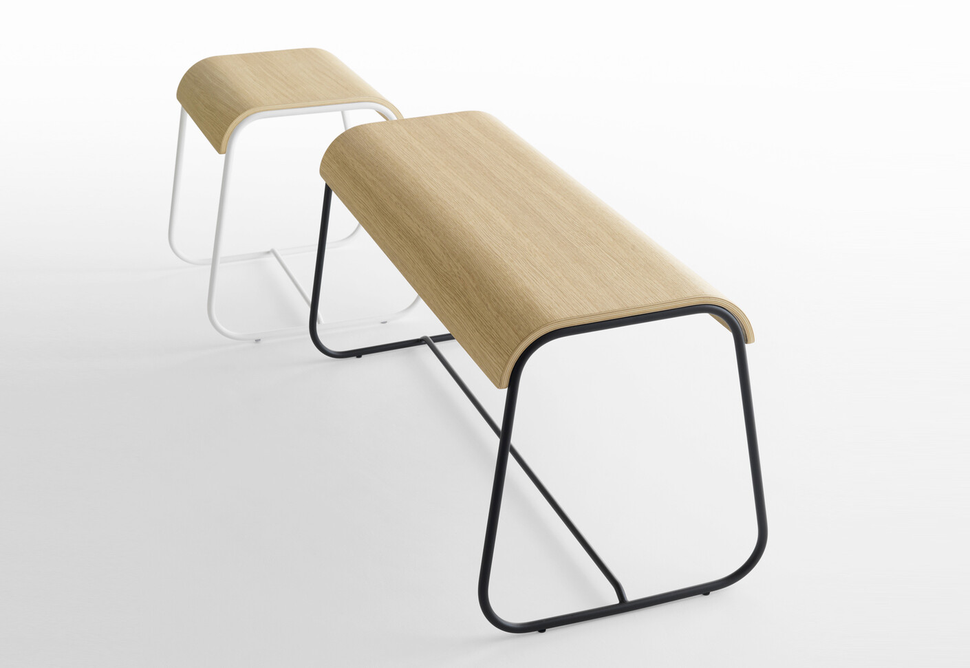 Lineo seating bench by Crassevig | STYLEPARK
