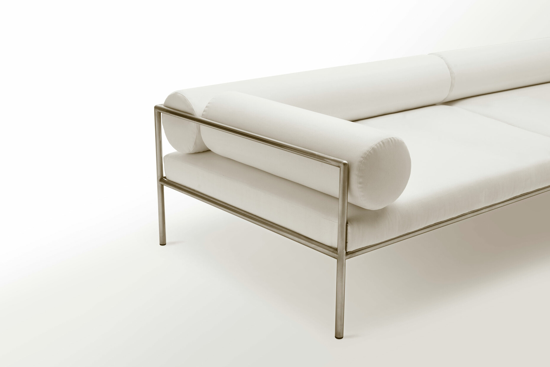 Agra sofa by Living Divani | STYLEPARK