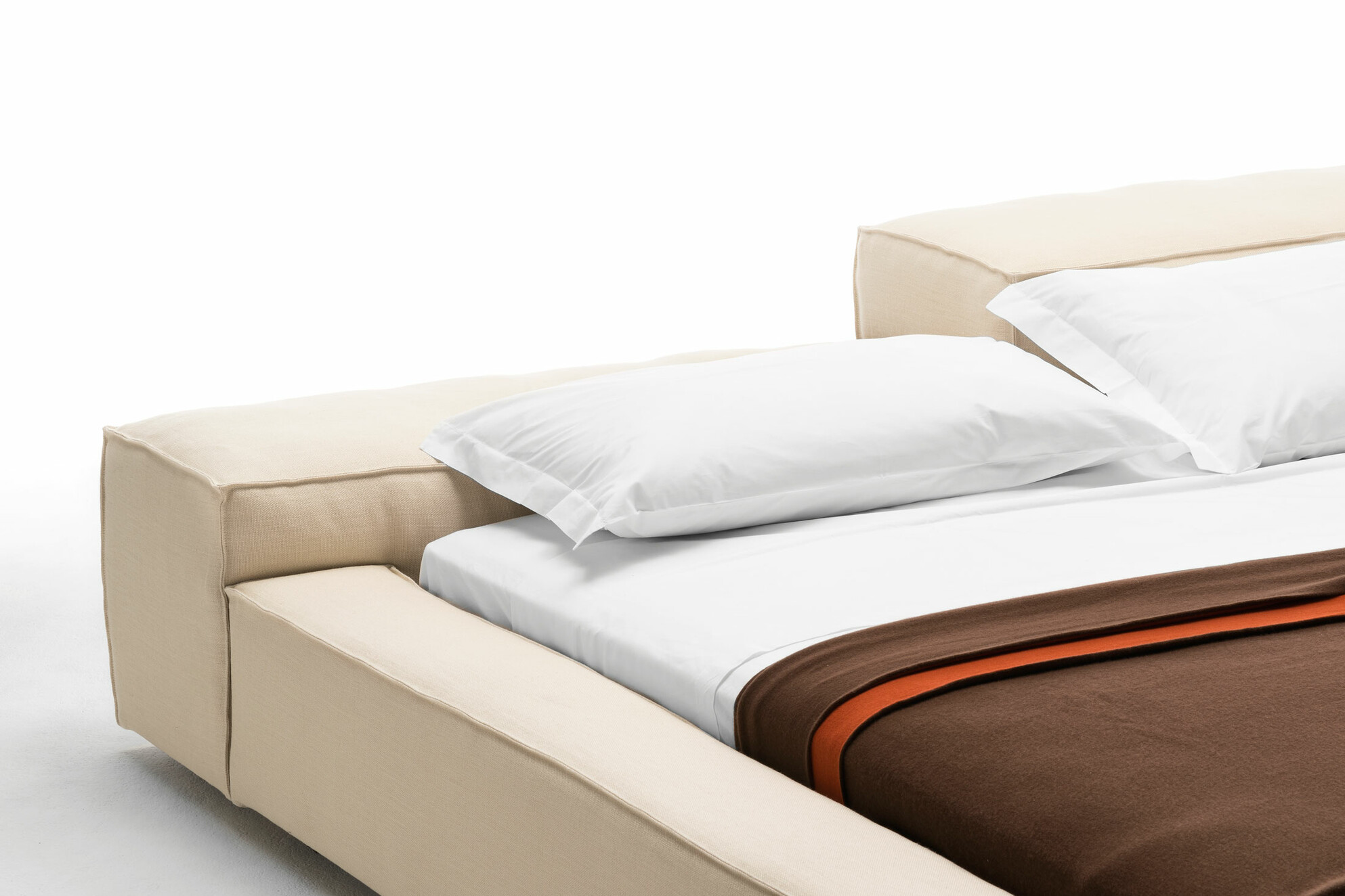 Extrasoft Bed by Living Divani | STYLEPARK