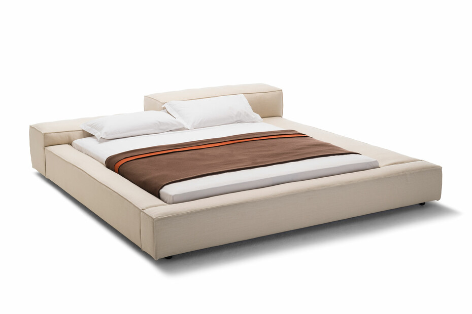 Extrasoft Bed by Living Divani | STYLEPARK