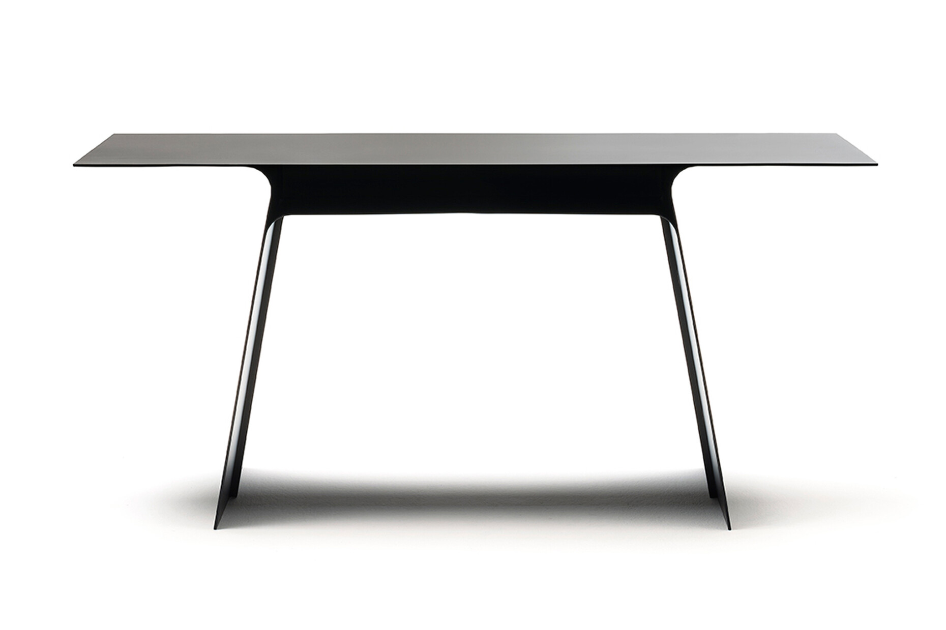 Inari table by Living Divani | STYLEPARK