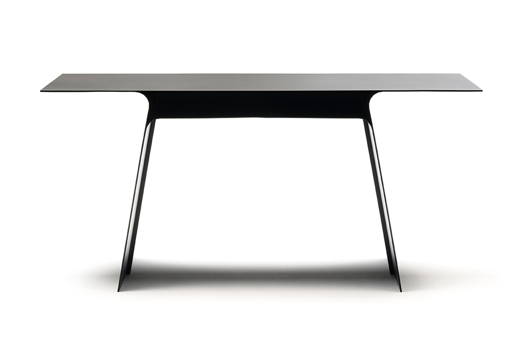 Inari table by Living Divani | STYLEPARK