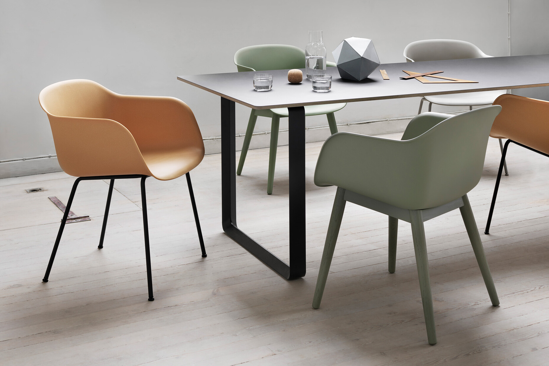 Fiber wood base by Muuto | STYLEPARK