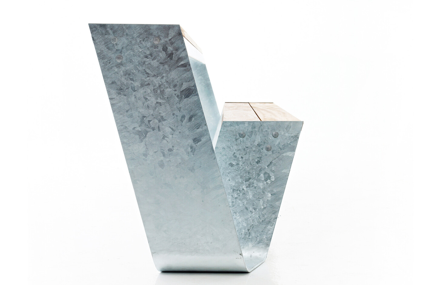 Hopper bench by Extremis | STYLEPARK