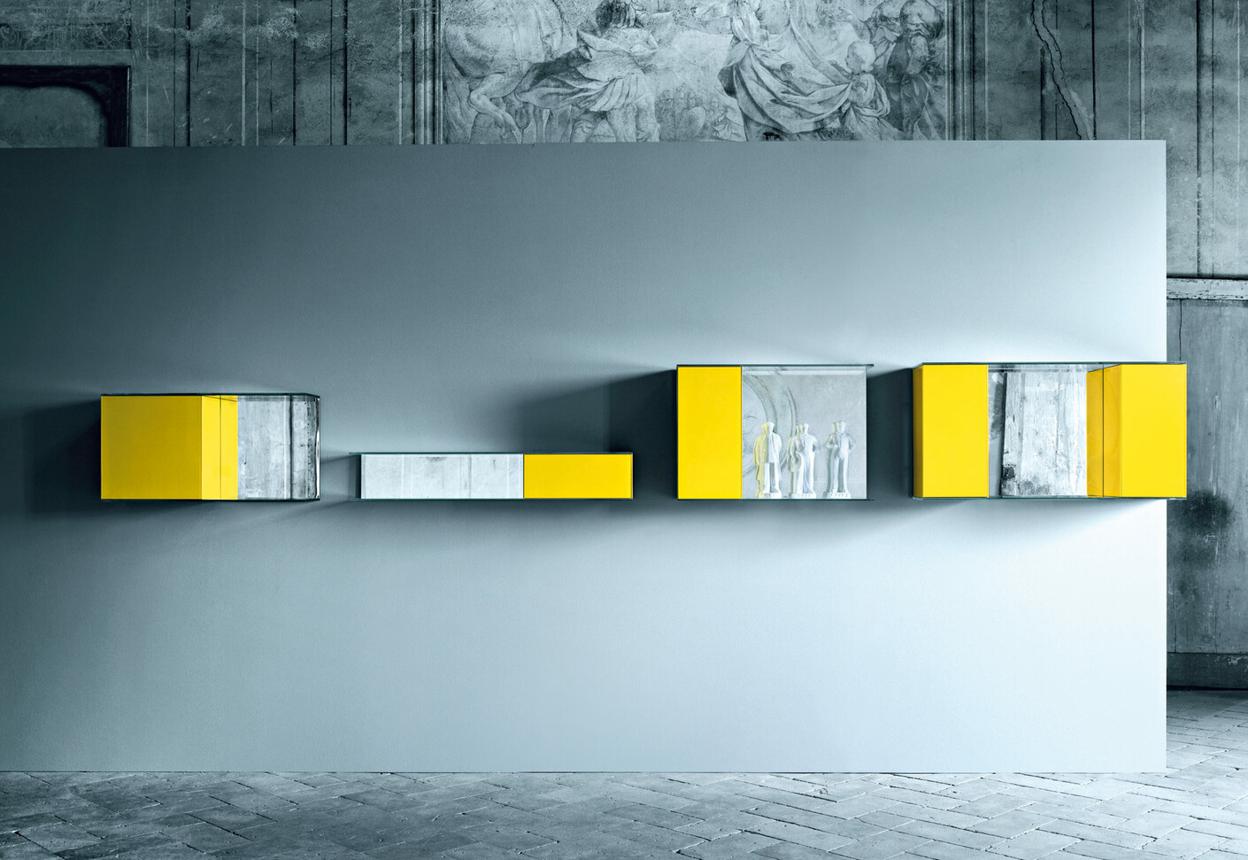 Float Wall by GLAS ITALIA | STYLEPARK