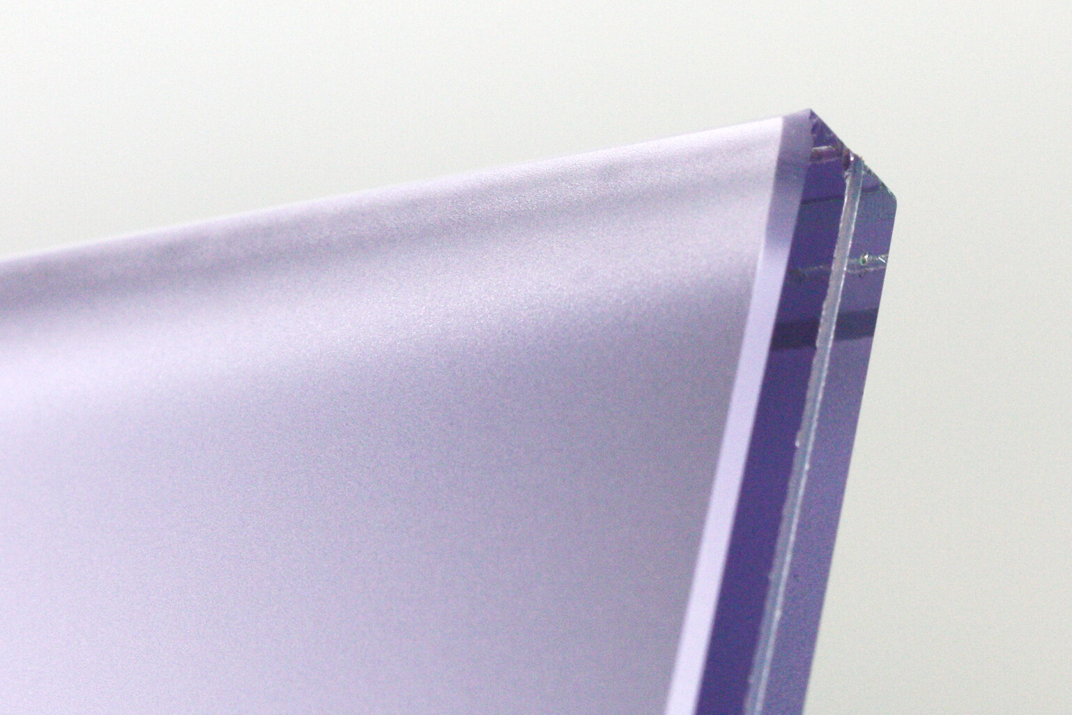 SWISSSATIN® lilac metallic by Glas Trösch | STYLEPARK