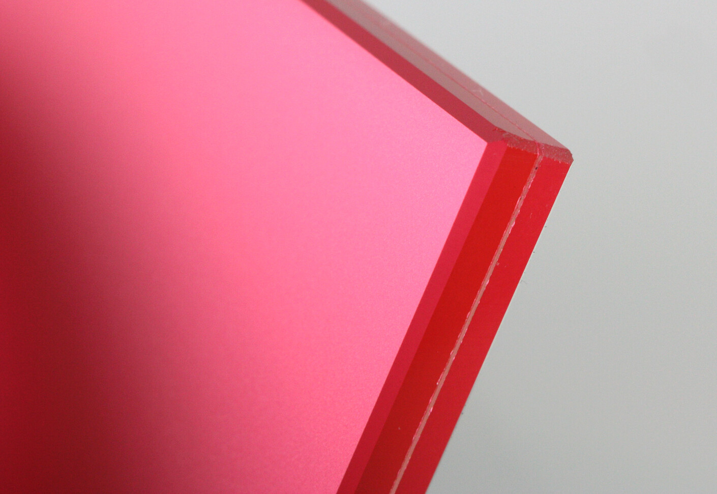 SWISSSATIN® red metallic by Glas Trösch | STYLEPARK